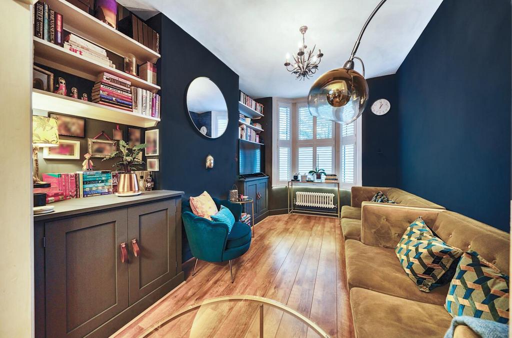 Barmeston Road, London, SE6 3BH 2 bed terraced house for sale - £500,000