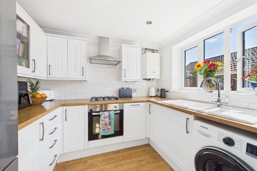 Mallow Road, Thetford, IP24 3 bed detached house for sale - £280,000