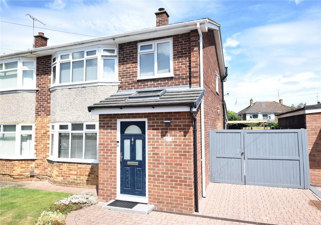 Horn Road, Hampshire GU14 3 bed semi-detached house for sale - £525,000