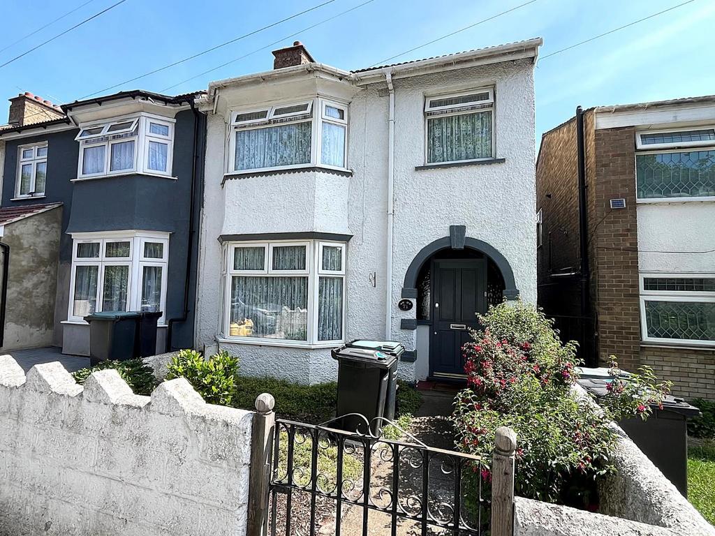 Vale Road, Northfleet, Gravesend, DA11 3 bed end of terrace house for sale - £310,000