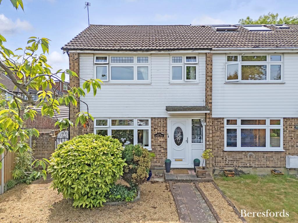 Peel Way, Harold Wood, RM3 3 bed end of terrace house for sale - £450,000
