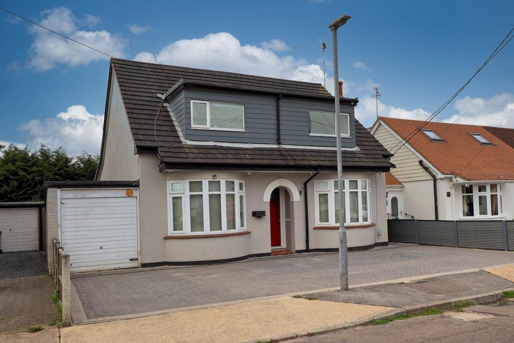 Park Road, Thundersley 5 bed detached house for sale - £575,000