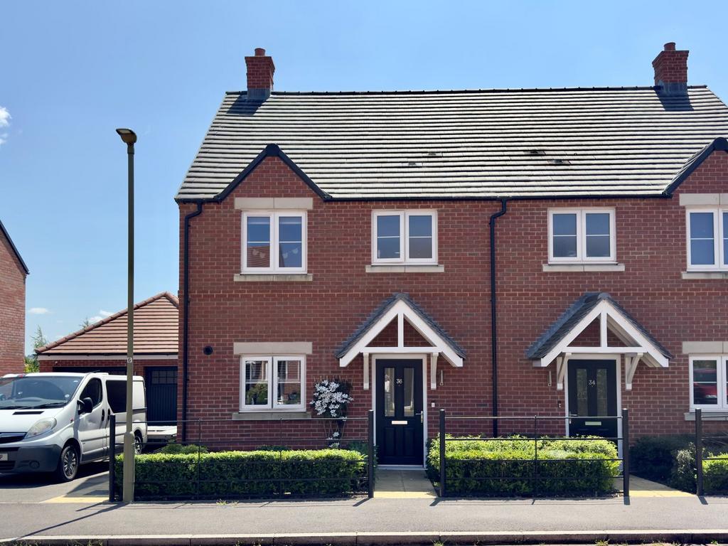 Appletons, Wantage, OX12 3 bed semi-detached house for sale - £375,000