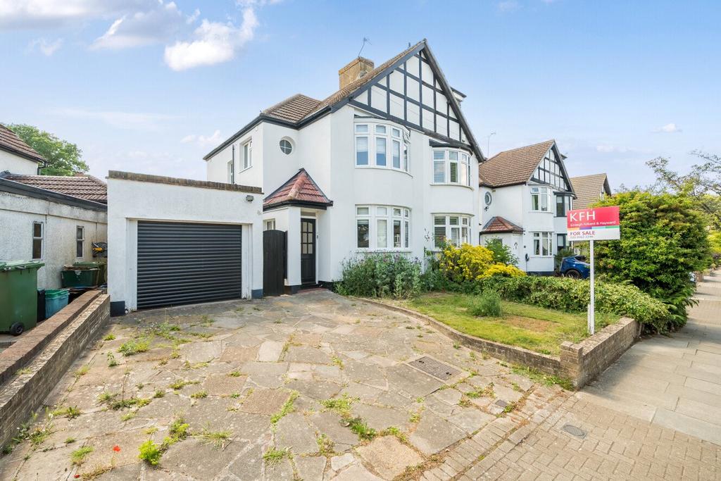 Hayes Wood Avenue, Hayes, Bromley, BR2 3 bed semi-detached house for ...