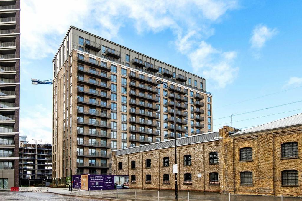 Western Gateway, London E16 1 bed flat - £1,998 pcm (£461 pw)