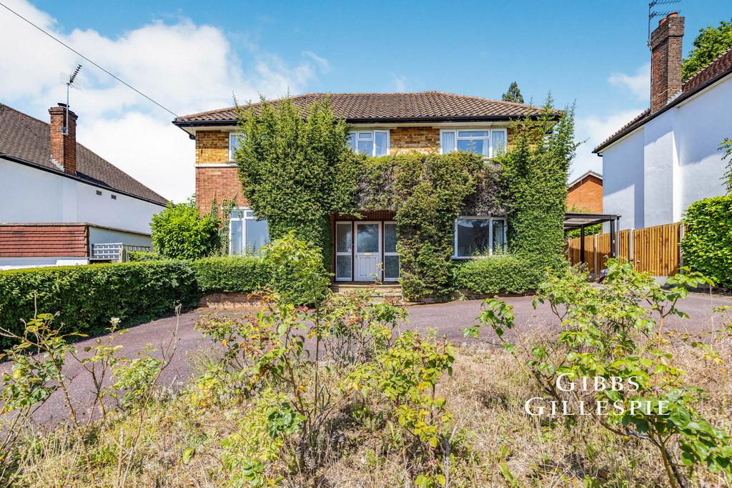 Elgood Avenue, Northwood, HA6 3 bed detached house - £2,800 pcm (£646 pw)