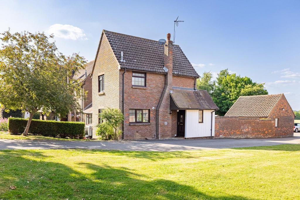 Garnetts Lane, Felsted, Dunmow 2 bed link detached house for sale - £ ...