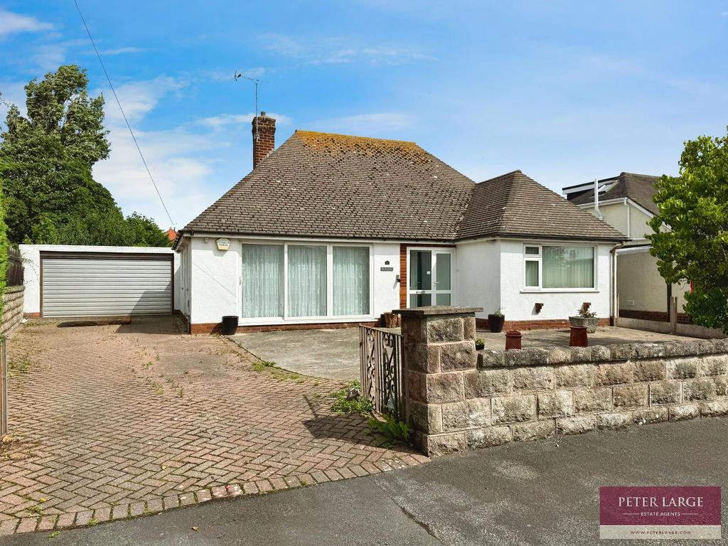 26 Bryn Llys, Rhyl, LL18 4EG 2 bed detached bungalow - £230,000