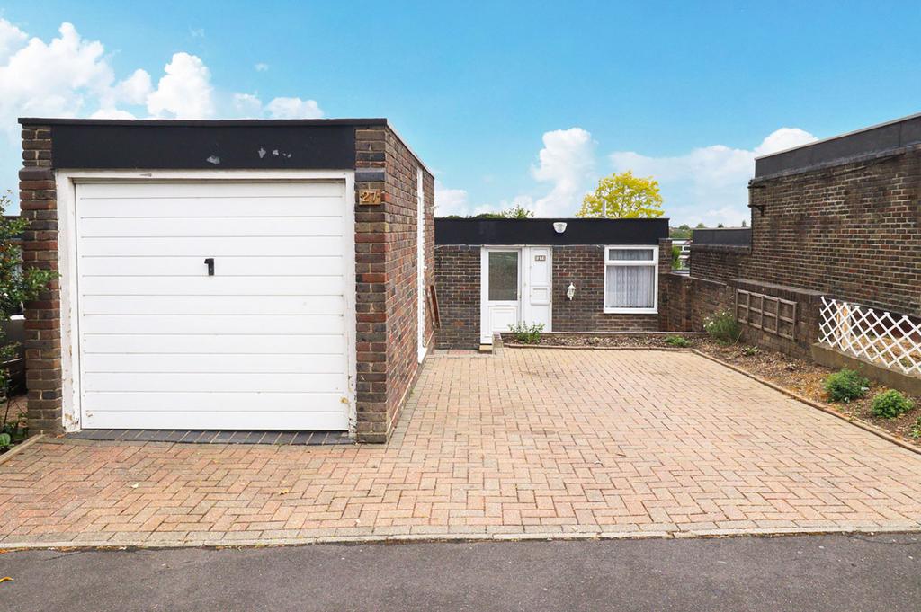 Kingswood Road, Woodlands, Basildon... 3 bed bungalow for sale - £325,000