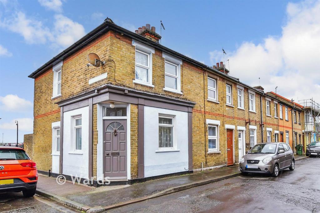 Sheppey Street, Bluetown, Sheerness... 2 bed end of terrace house - £ ...
