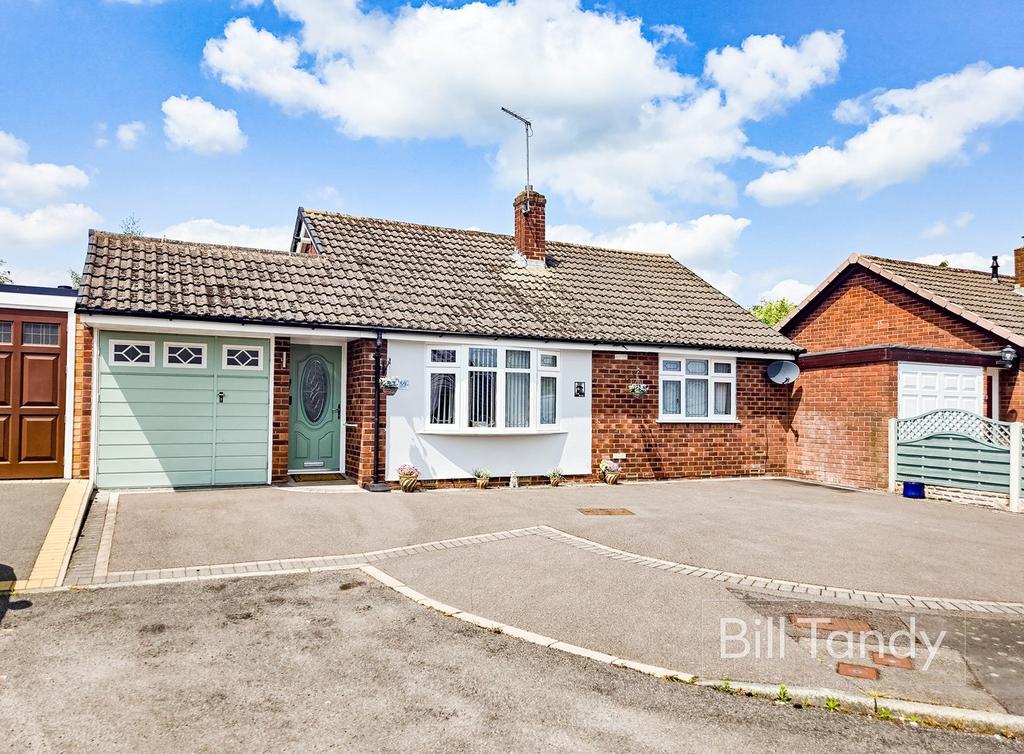 Ferndale Road, Lichfield, WS13 2 bed bungalow for sale - £370,000
