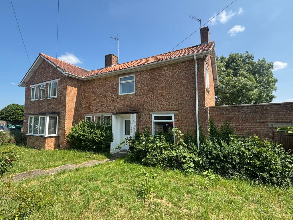 Highover Way, Hitchin, SG4 3 bed semi-detached house for sale - £450,000