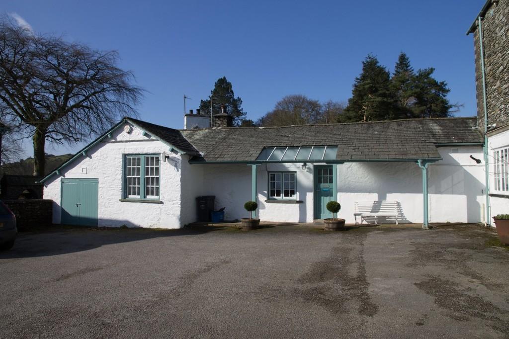 Matson Ground, Windermere 2 bed semi-detached bungalow - £825 pcm (£190 pw)