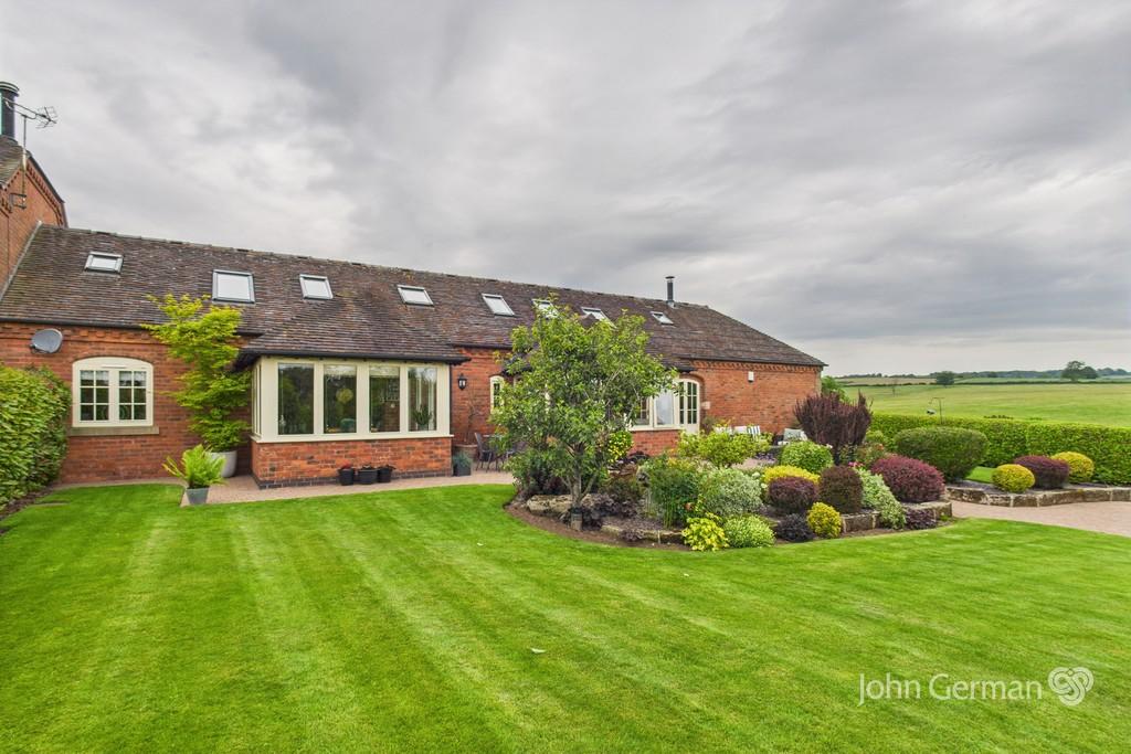 Beamhurst, Uttoxeter 4 bed barn conversion - £795,000
