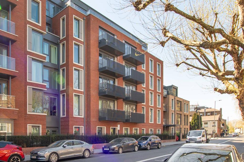 Sovereign Court, Hammersmith, London, W6 3 bed flat to rent - £5,500 ...