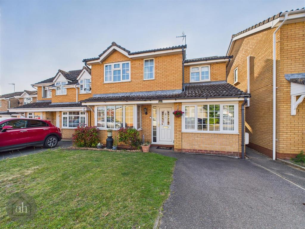 Thomas Close, Ixworth 4 bed detached house - £385,000