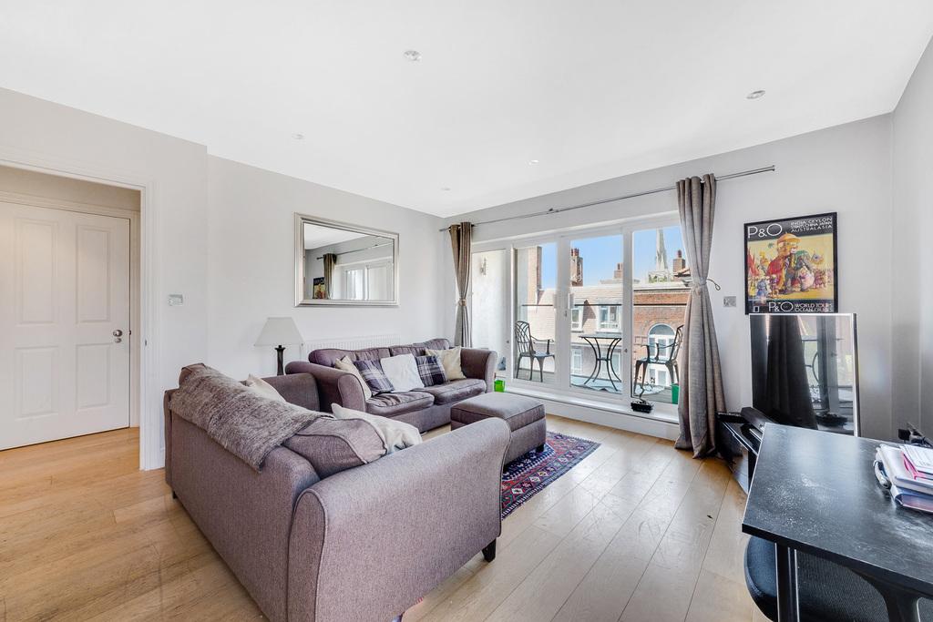 Triangle Place, SW4 1 bed flat - £2,300 pcm (£531 pw)