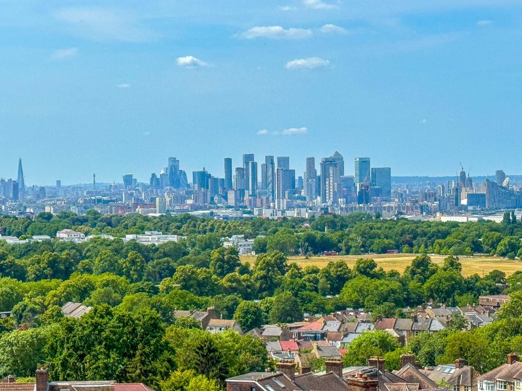 Riverview Heights, Eglinton Hill... 2 bed apartment for sale - £350,000
