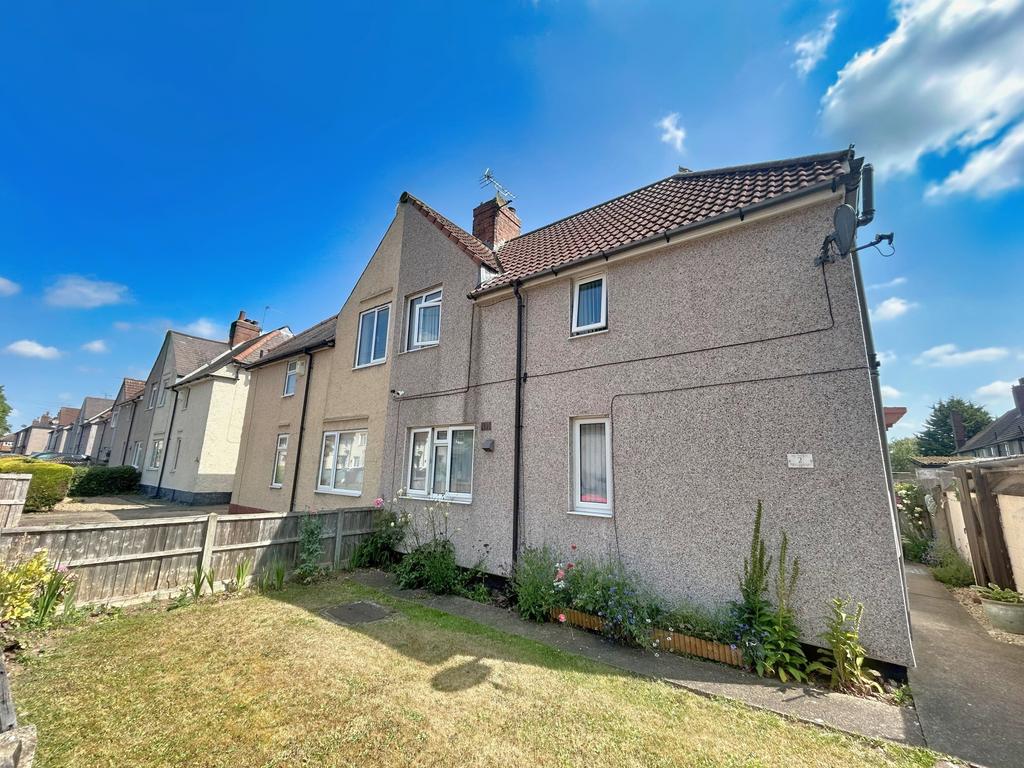 Swift Gardens, Lincoln, LN2 3 bed semi-detached house for sale - £180,000