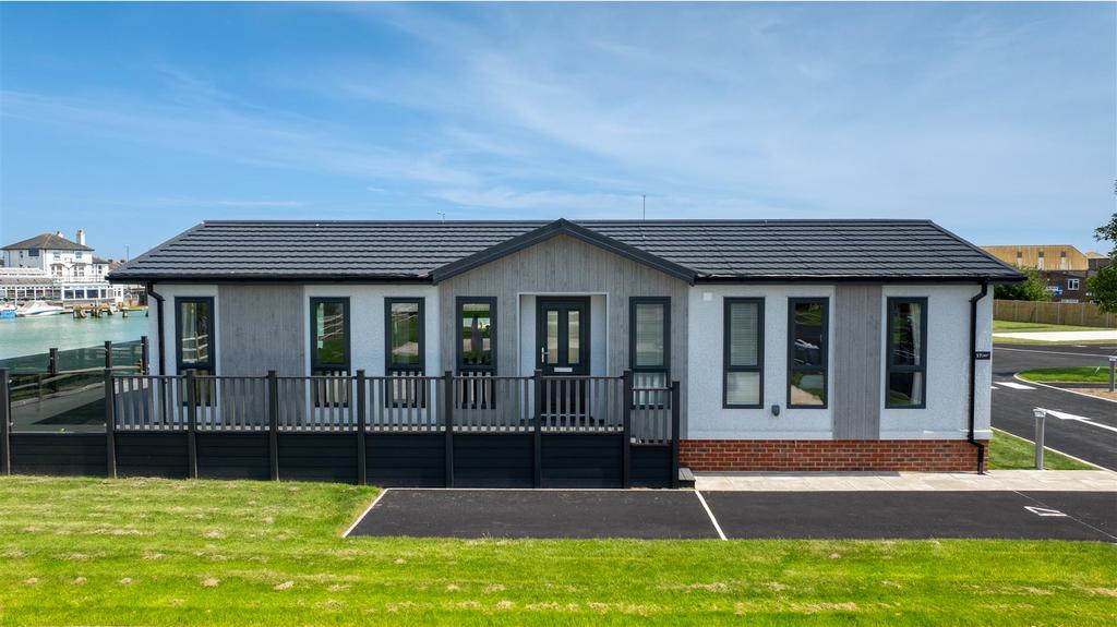 Littlehampton Marina, Ferry Road... 2 bed park home for sale - £325,000