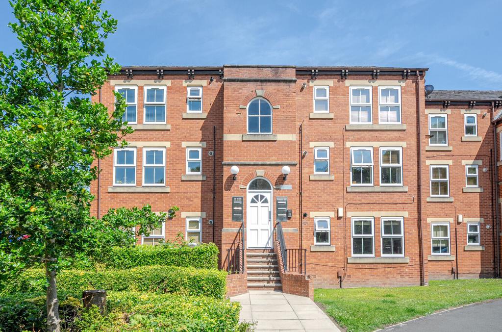 Bridgewater Court, Grove Lane... 2 bed flat for sale - £160,000