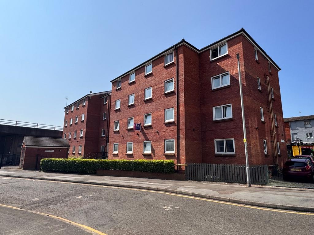 Block F Red Brick House, 1 Lea Road... 1 bed apartment - £595 pcm (£137 pw)