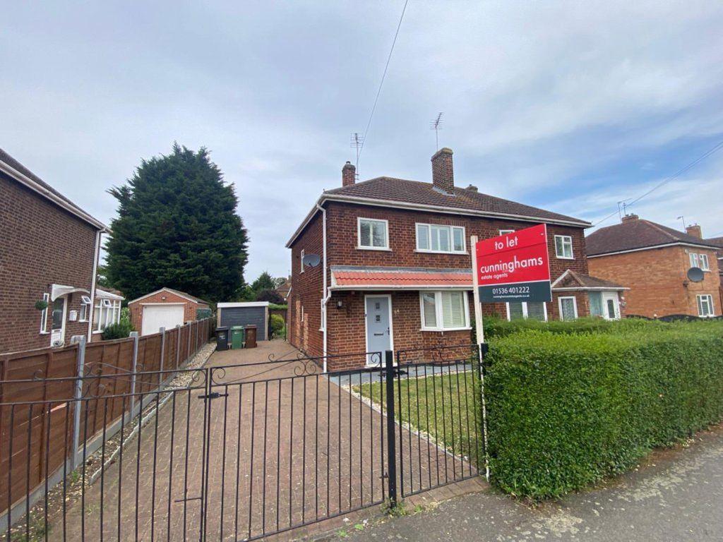 Studfall Avenue, Corby 3 bed house - £1,000 pcm (£231 pw)