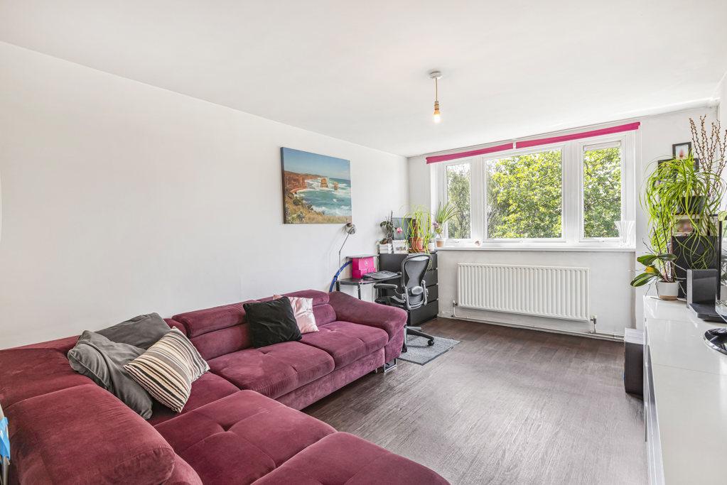 Finsbury Estate, London, EC1R 1 bed property for sale - £425,000