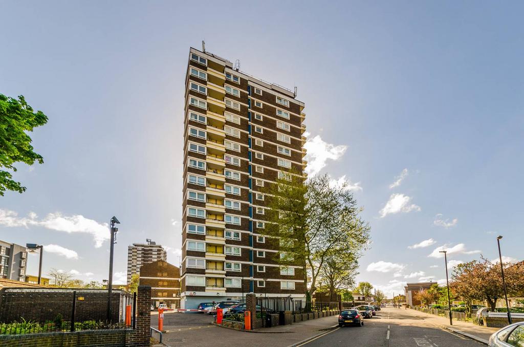 London Road, Plaistow, London, E13 1 bed flat for sale - £225,000