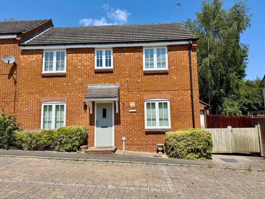Snowshill Close, Daventry, NN11 8AA 3 bed semi-detached house for sale ...