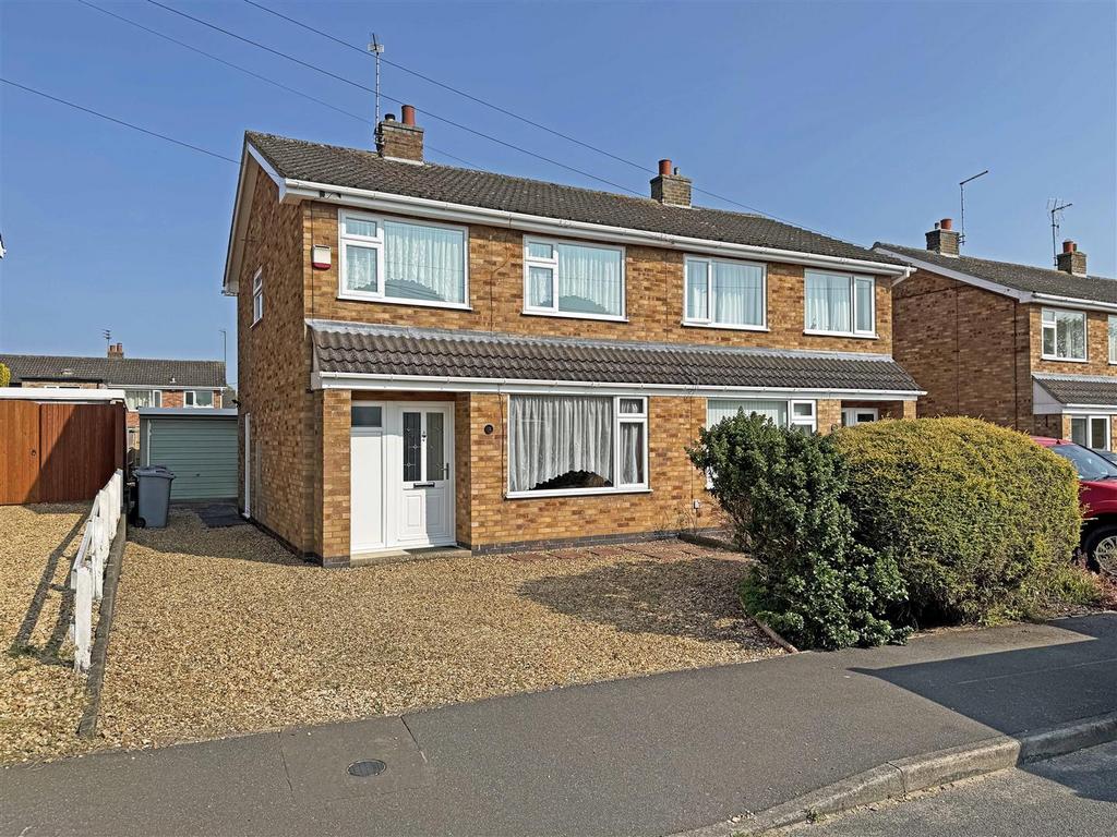 Barnwell Road, Stamford 3 bed semi-detached house for sale - £300,000