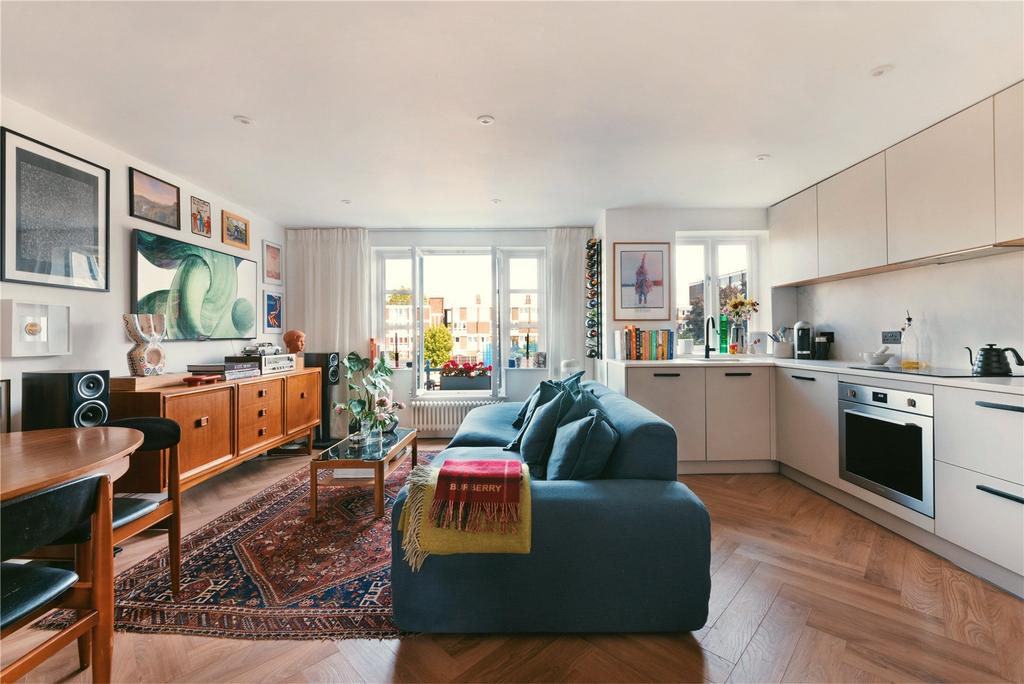 Gloucester Square, London, E2 1 bed apartment for sale - £470,000