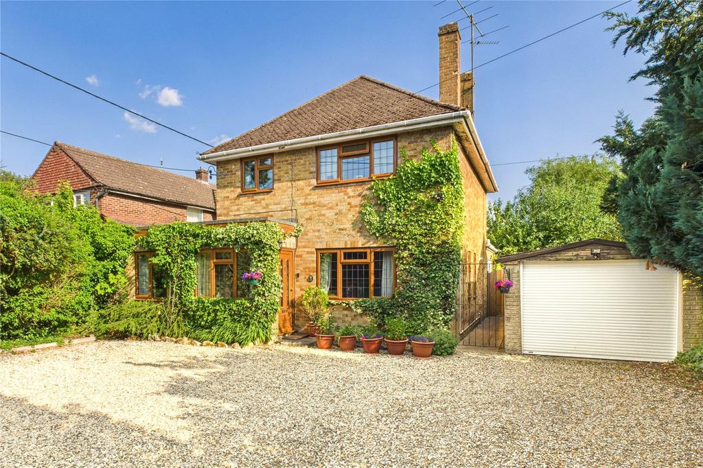 Silchester Road, Tadley, Hampshire, RG26 4 bed detached house for sale ...