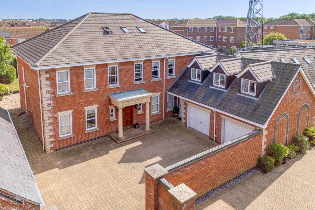 Manor Drive, Skegness, Lincolnshire... 4 bed detached house for sale ...