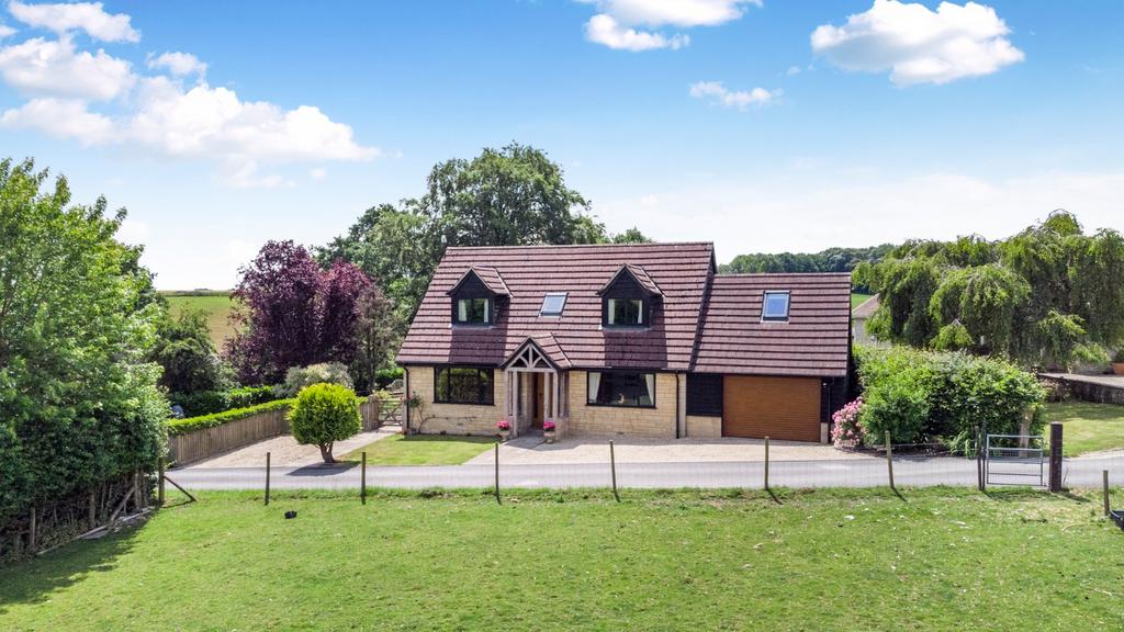 Teffont Evias, Salisbury, Wiltshire 5 bed bungalow for sale - £995,000