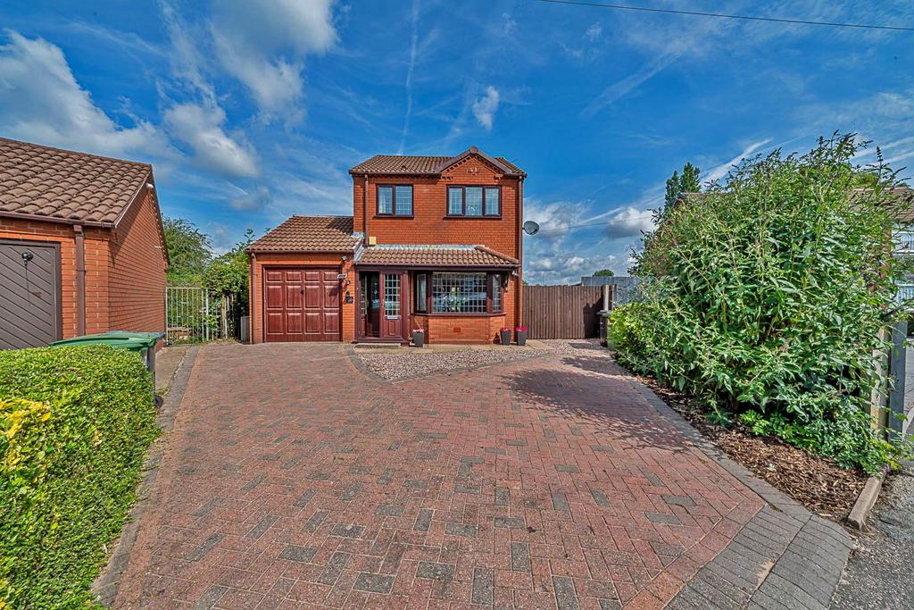 Prince Street, Walsall WS9 3 bed detached house for sale - £315,000