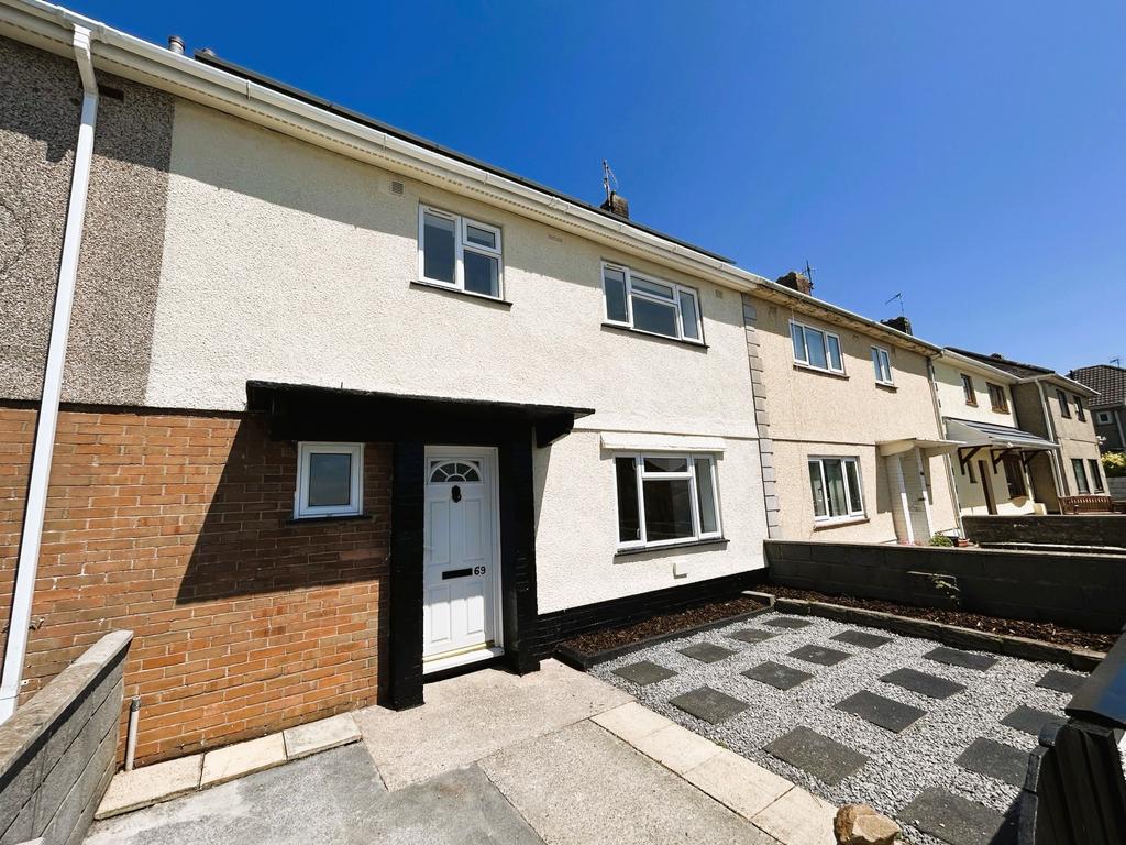 Brynsierfel, Carmarthenshire, SA14 3 bed terraced house - £135,000