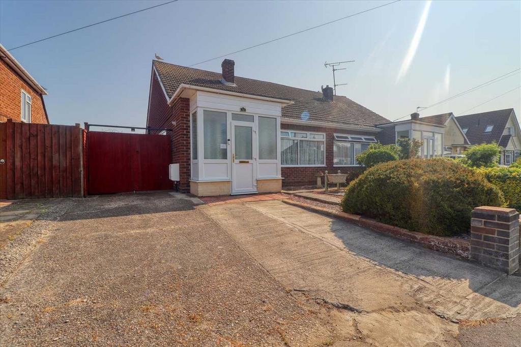 Clacton on Sea CO15 2 bed bungalow - £239,995