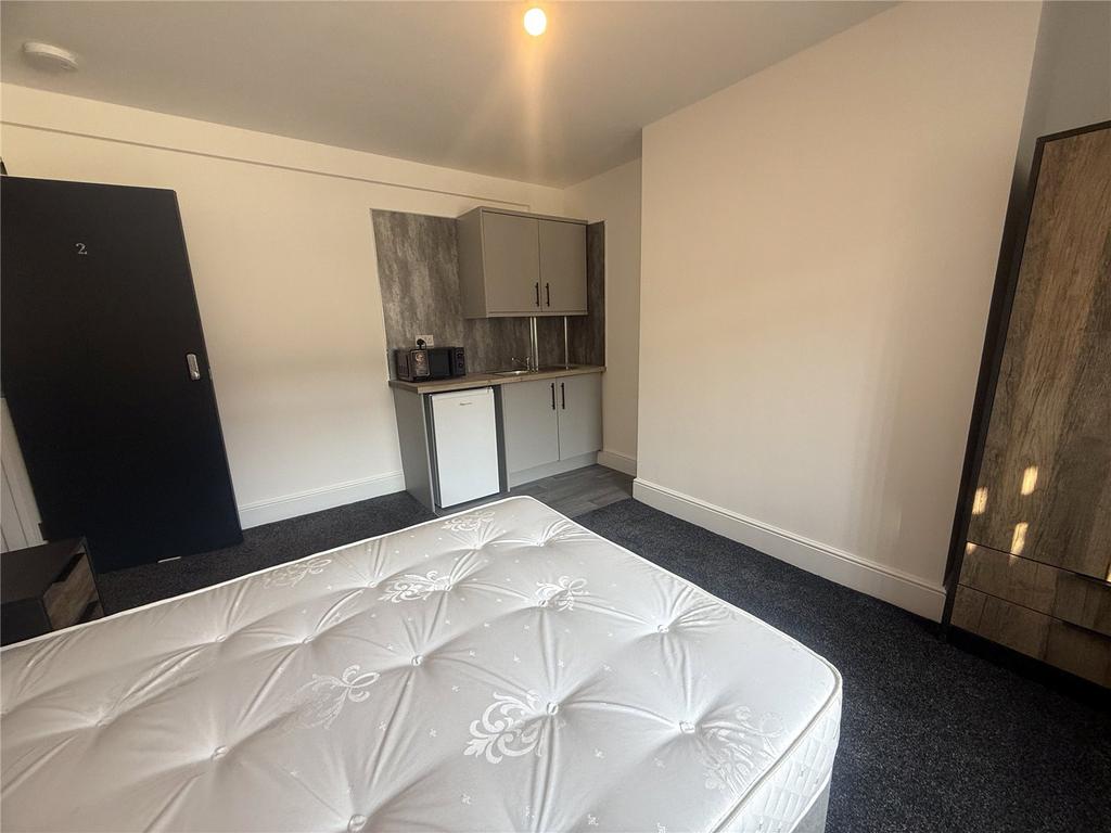 Queens Drive, Liverpool L4 1 bed terraced house to rent - £720 pcm (£ ...