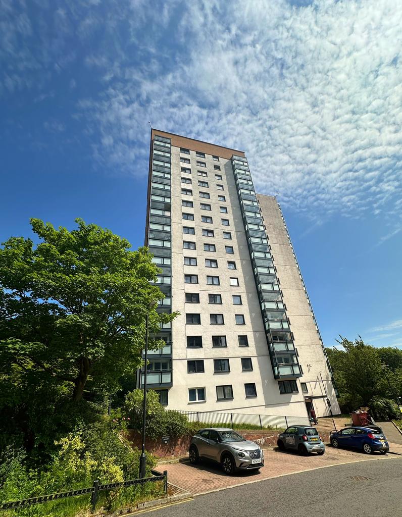 Wheatley Court, Halifax HX2 2 bed apartment - £69,995