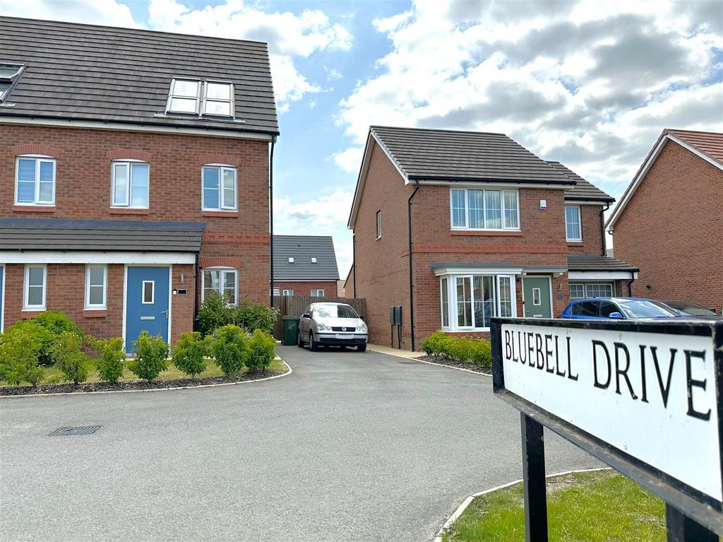 Bluebell Drive, Middlebeck, Newark 3 bed semi-detached house for sale ...