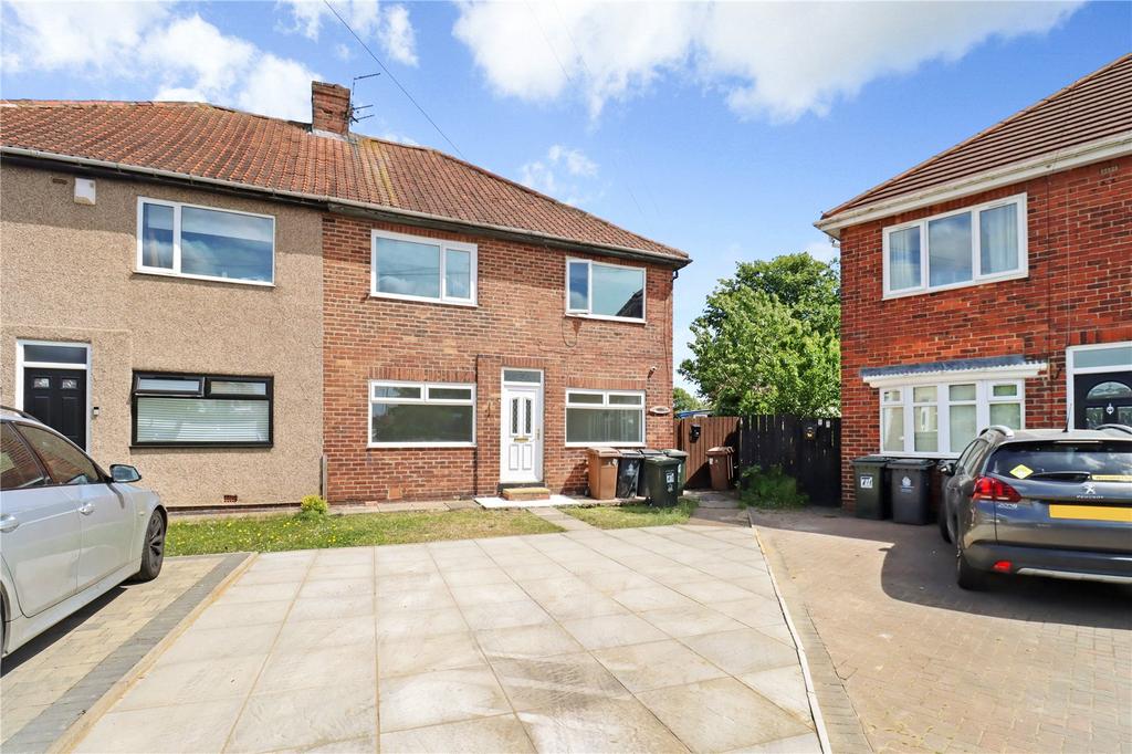Sydney Grove, Tyne and Wear NE28 2 bed flat - £95,000