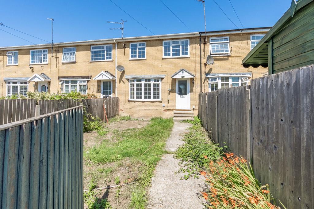 Porter Close, Sheerness ME12 3 bed terraced house for sale - £210,000
