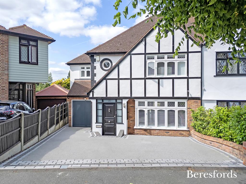 Spenser Crescent, Upminster, RM14 4 bed semi-detached house for sale ...