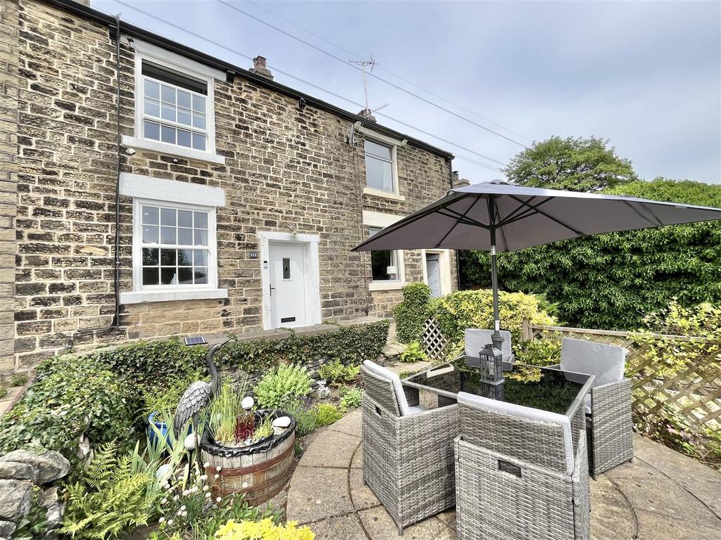 Old Road, Tintwistle, Glossop 2 bed terraced house - £335,000