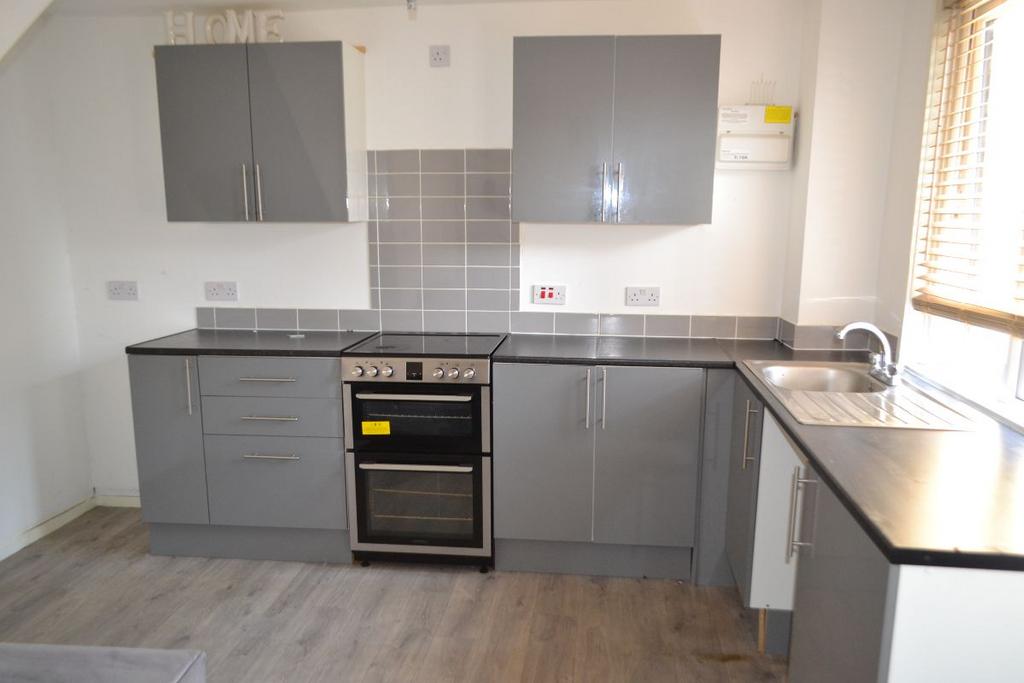 Donnington, Telford TF2 3 bed terraced house - £825 pcm (£190 pw)
