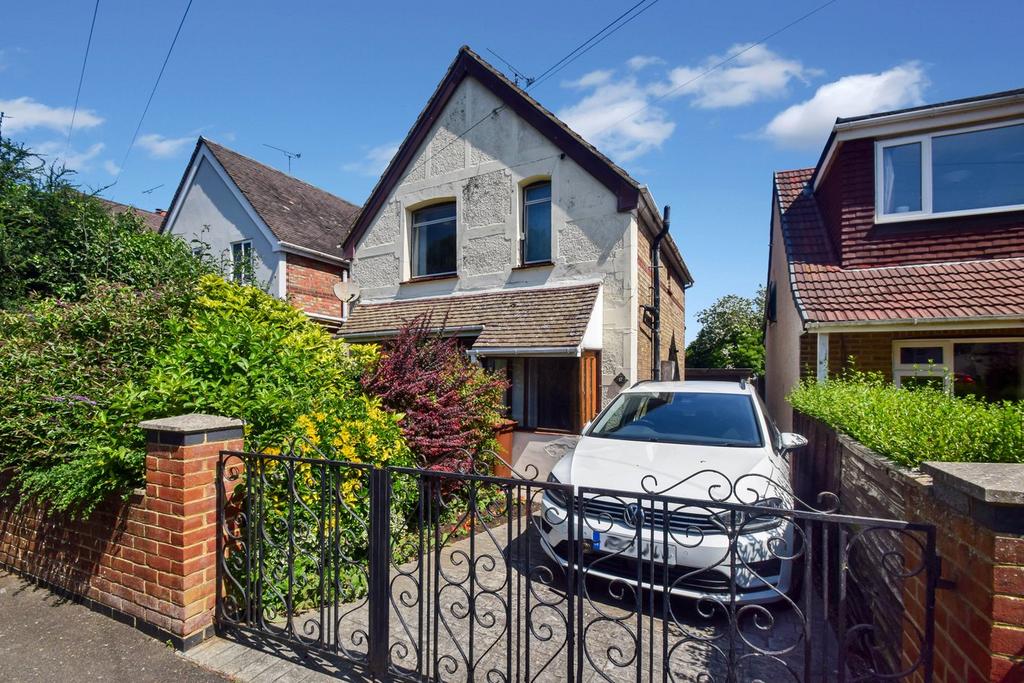 Herbert Road, Rainham, Gillingham, ME8 3 bed detached house - £425,000