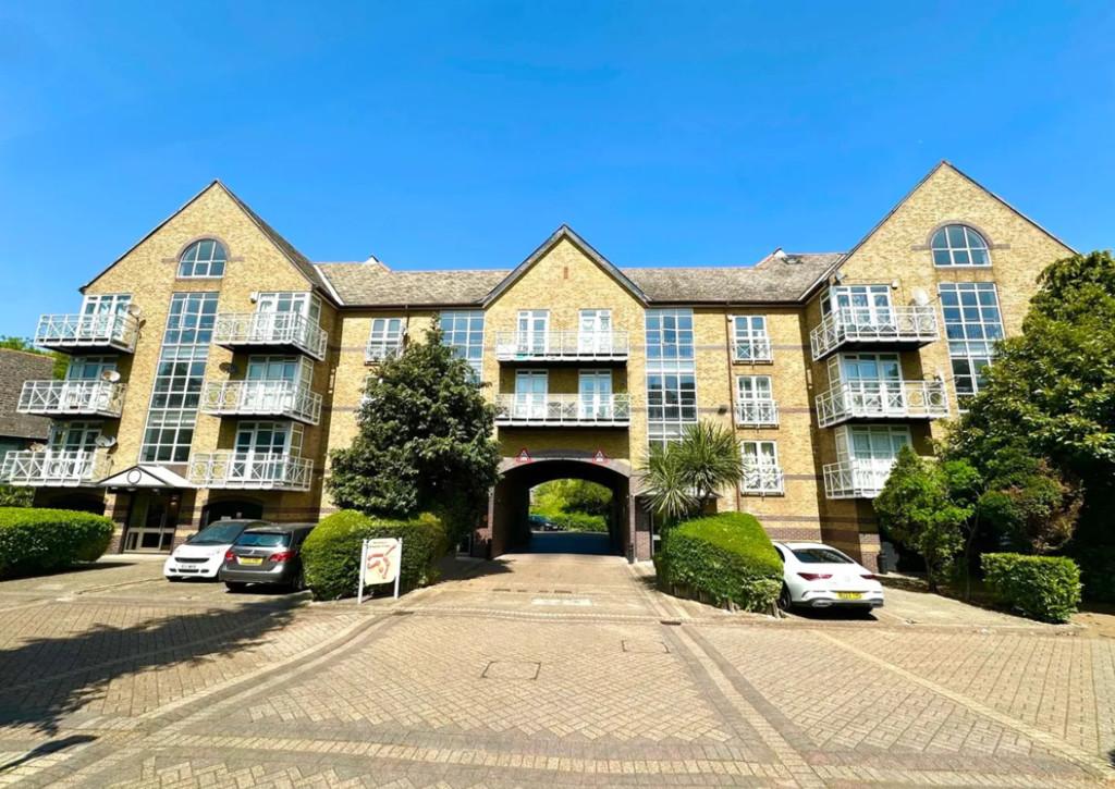 Collette Court, London SE16 3 bed apartment to rent - £3,467 pcm (£800 pw)