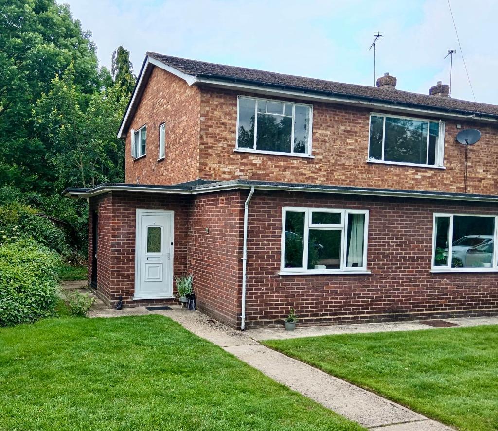 Northmill, Princes Risborough, HP27 9pu 2 bed maisonette to rent - £ ...