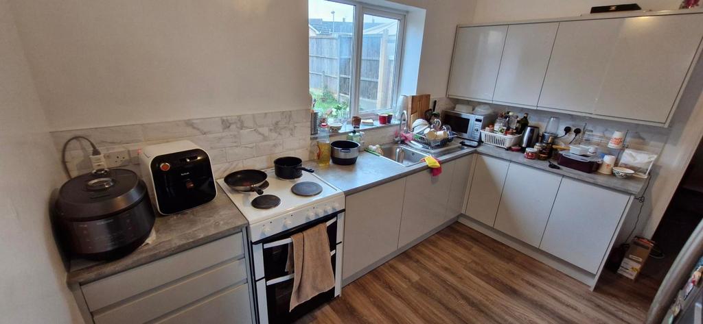 Bonnington Walk, Bristol BS7 3 bed house - £1,600 pcm (£369 pw)